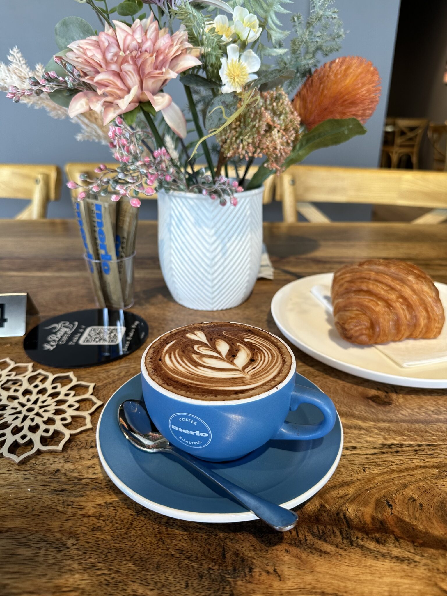 Le Bay Café Wynnum | Family-Owned Café with High Tea & House-Baked Pastries